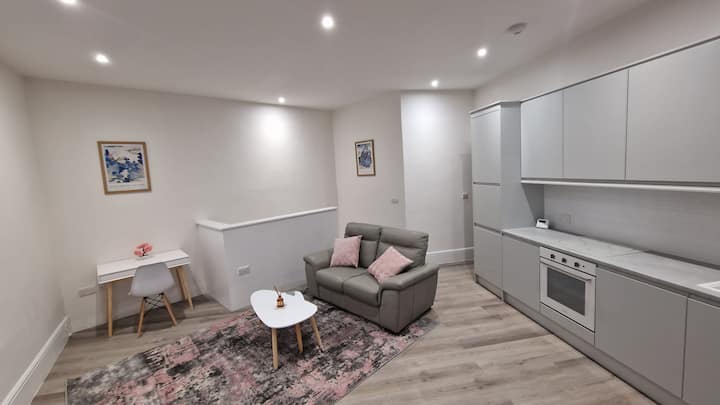 Home Away From Home, Near Beach And Station - Blackpool