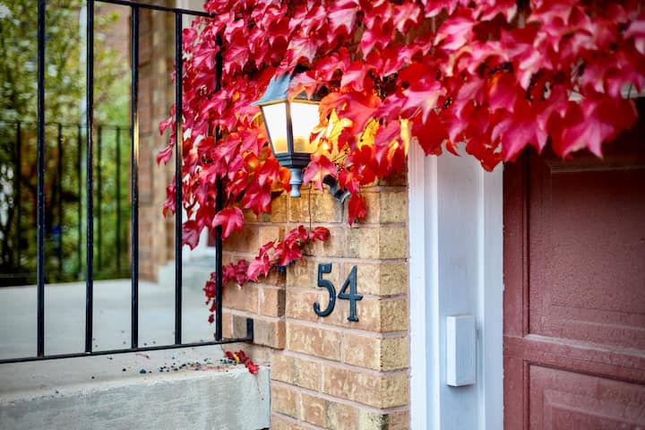 Cheerful Home, 4 Beds, Free Parking - Aurora