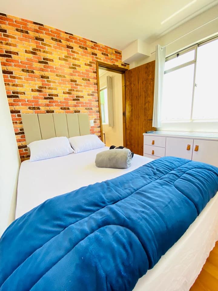 ‘Girassol’ Lindo Apto 20° Andar Completo Central - Curitiba