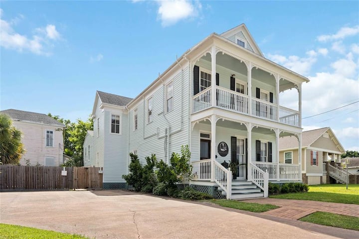 Historic 1863 Victorian Home - Galveston, TX
