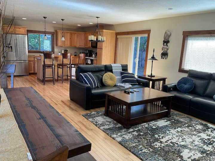 Home Base In Midtown Bend! - Bend, OR