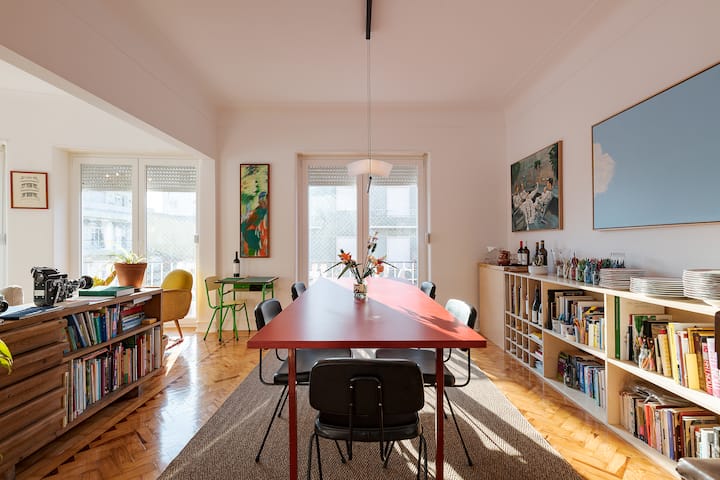 Red Table Apartment - Lumiar