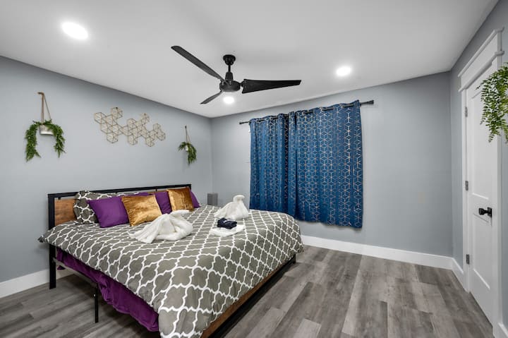 Central Location+king Bed+pool - Houston