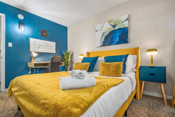 Where It's All Happening: 1bd In The Mid Of Action - Arlington, TX