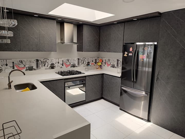 Confortable Apartamento Cerca Al Metro Y Estadio. - コロンビー メデジン