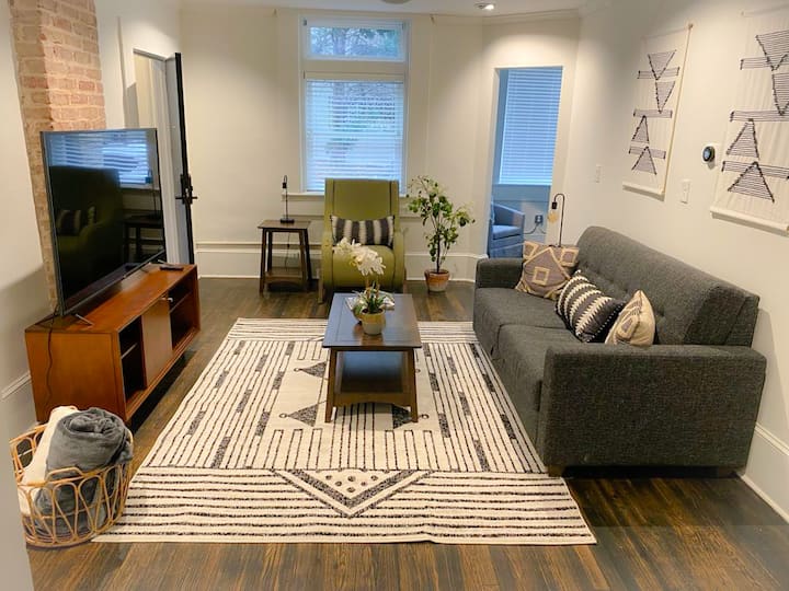 Cozy Historic Midtown Apartment - Atlanta, GA