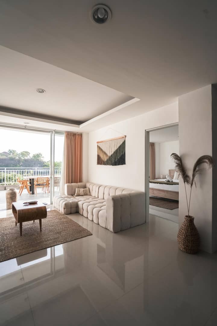 Villa 5 Bedroom Uluwatu With View + Pool, Spacious - Jimbaran