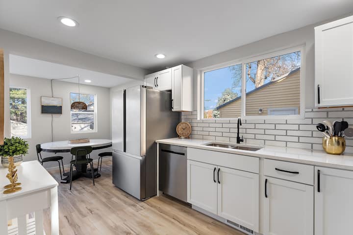 Spacious House In Northeast Minneapolis - Minneapolis, MN