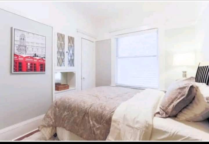 Cozy Private Bedroom Downtown Sf - Sausalito, CA
