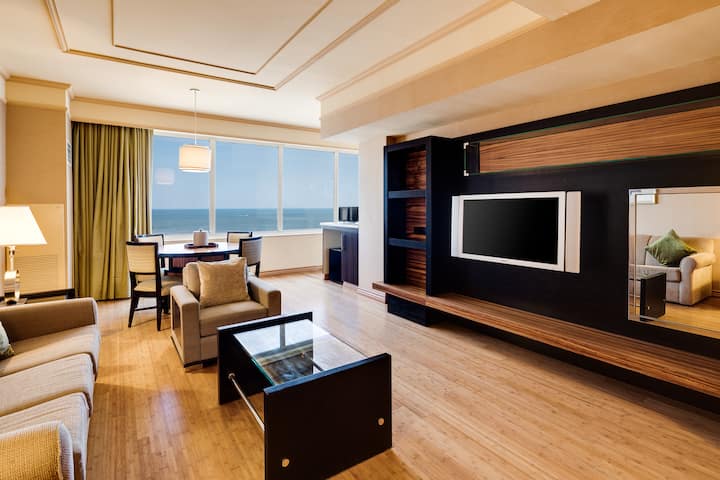 Oceanfront Escape W/ Balcony | Steps To Boardwalk - Atlantic City, NJ