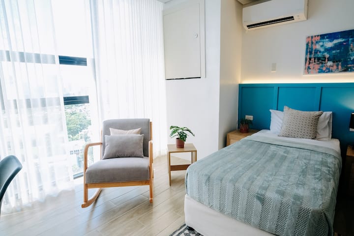 Cerulean | Near It Park W/ Fast Wi-fi, Gym & Pool - Cebu