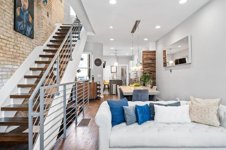 *Hyde Park *2 Masters *2 Living Rooms *Courtyard - Chicago, IL