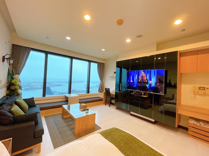 85 Sky Tower-sea View高樓層海景雙人套房/r8捷運站/c8輕軌站/商務出差/月租 - 楠梓區