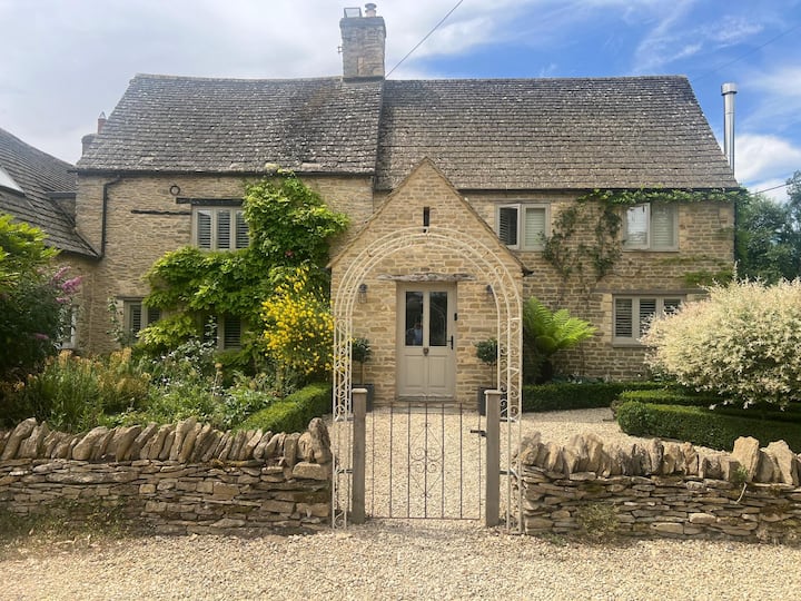 Cosy B&b Retreat - The Beam Room - Lechlade-on-Thames