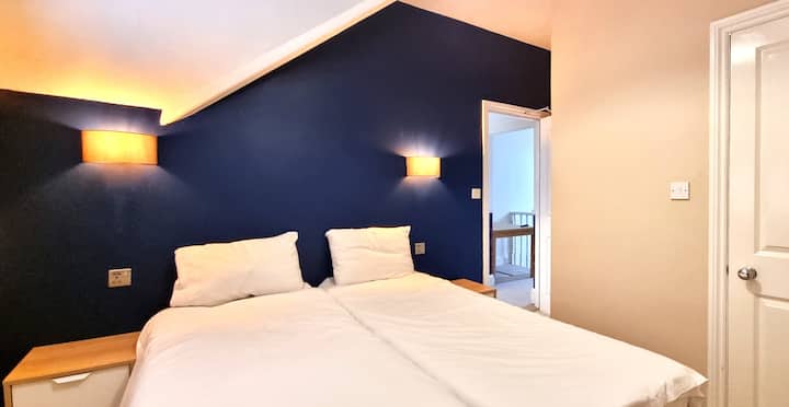 Cosy Room + En Suite - Swindon
