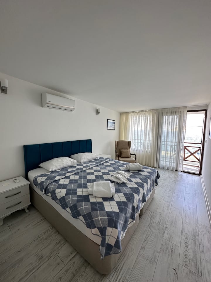 Masmavi Sonsuzluk: Deniz Manzaralı Konaklama - Karaburun