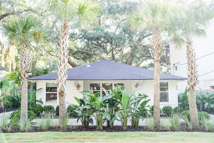 The Happy Magnolia - Jekyll Island, GA