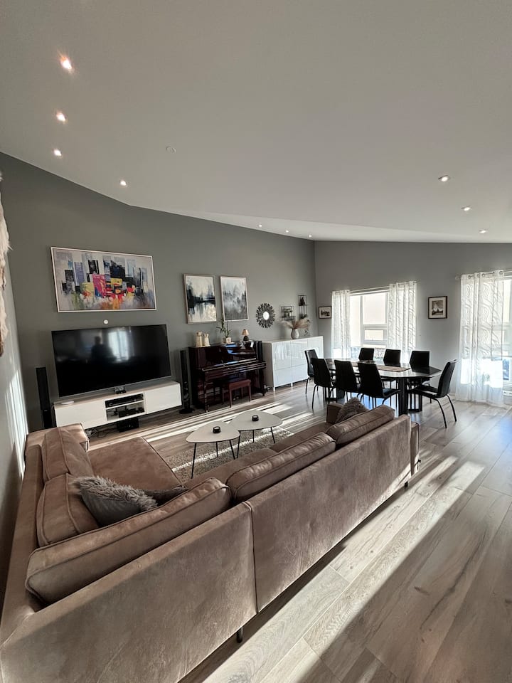 Superior Villa Near Shopping Mall - Reykjavik