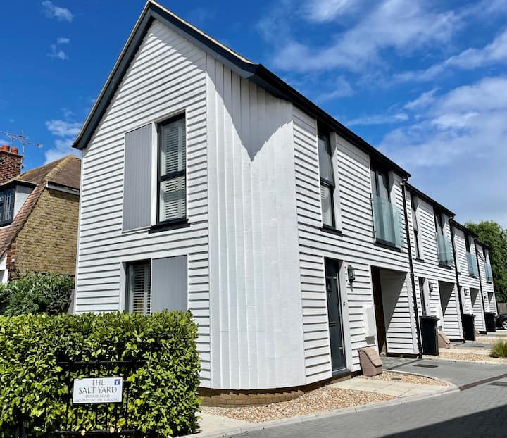 4 The Salt Yard With Parking - Whitstable