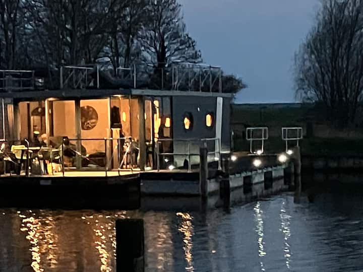 Luxe Houseboat Chill - Stavoren