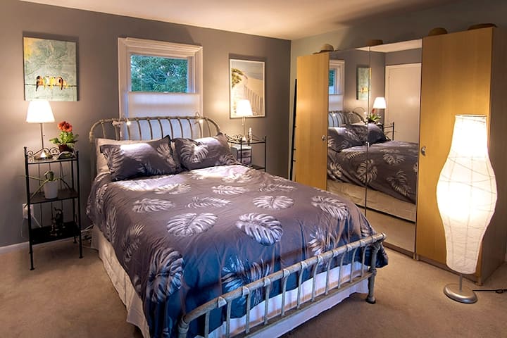 Astro's Place Eco Friendly Shoreline Suite W/ View - Old Saybrook, CT