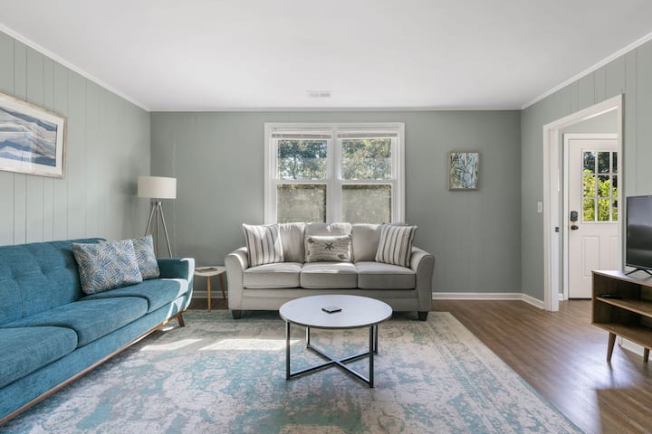 Folly Beach - 2 Blocks To Beach - Sleeps 6! - Folly Beach, SC