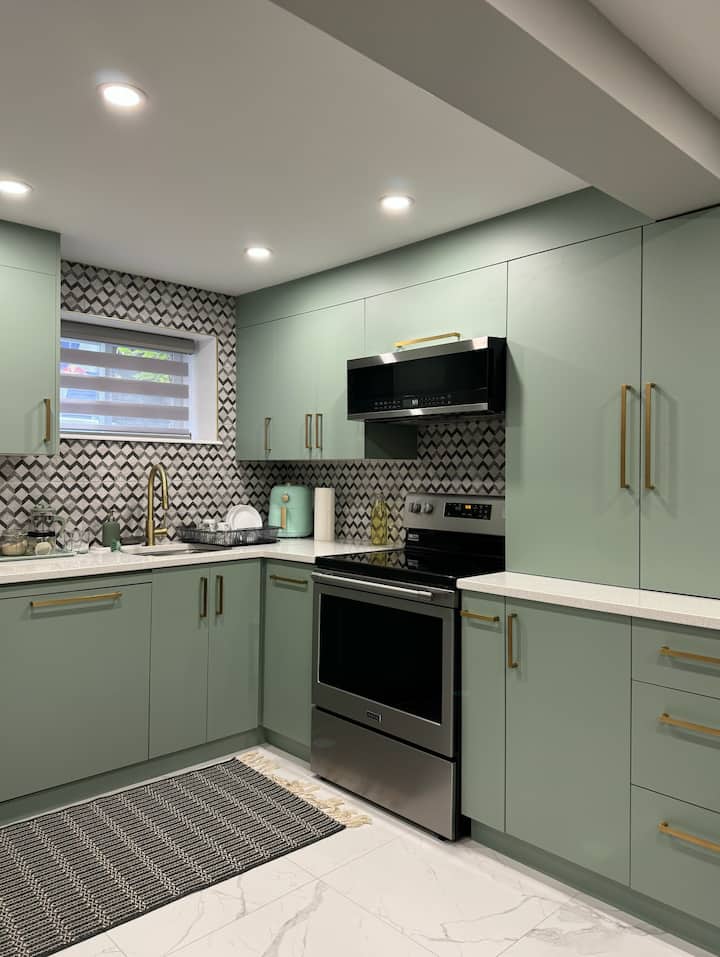 Modern 2-br In Anjou, Montreal - Laval