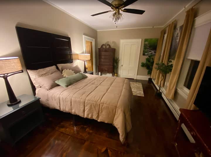 Furnished 1 Bedroom Plus Office. - Salem, NH