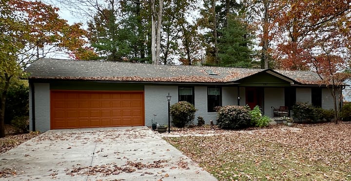 Fabulous Room In Home Close To Downtown - Hendersonville, NC