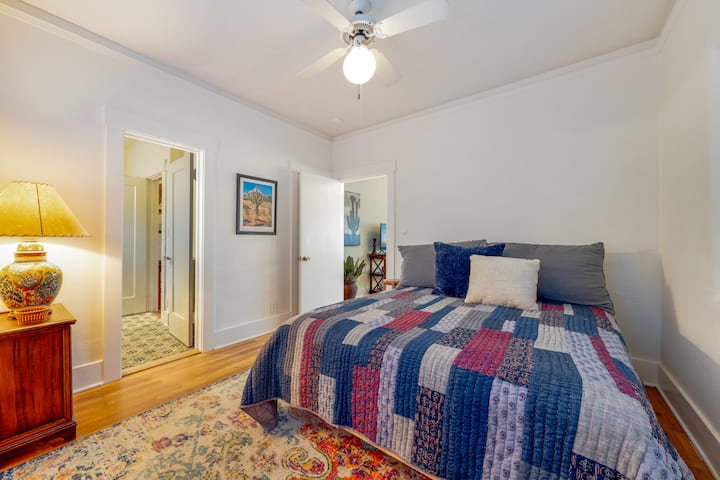 Charm | Near 4th Ave | Walk To U Of A | 1 Br 1 Ba - Tucson, AZ