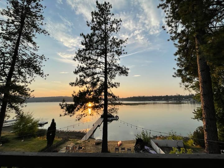 Cute Waterfront Cabin On Loon Lake! - Loon Lake, WA