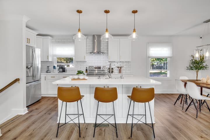 Family & Petfriendly, Modern, Fencedin, Office - Ballantyne - Charlotte