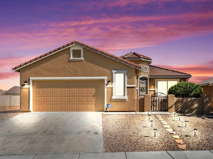 4bed/2bth,(1938sqft)
1 Min Hospital, Near Downtown - Sierra Vista, AZ