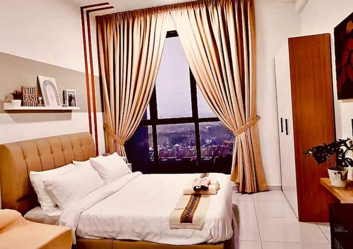 Cozy Super Quiet Zzz| Upto 3pax | Skytrees - Johor Bahru