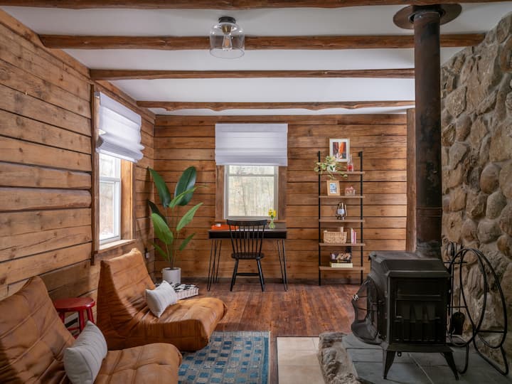 Little Pines Upstate: Saratoga Springs Cabin - Saratoga Springs, NY