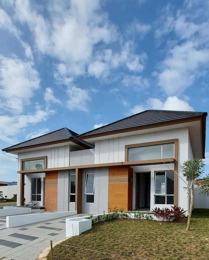 New 1-bedroom House With Shared Pool Access - Batam