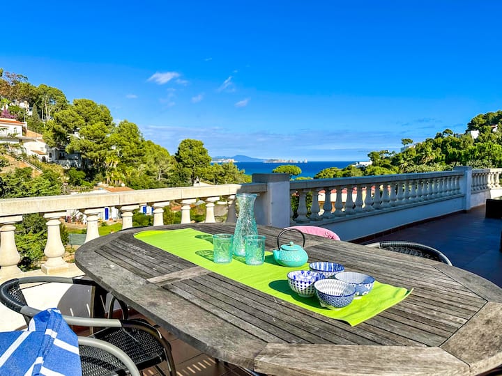 Villa  Avec Vue Mer Et à 750 Mètres De La Plage. - Sa Riera