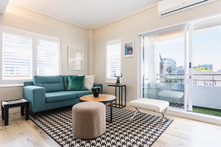 Sunny 1br City Center | Parking | Backup Power - Cape Town