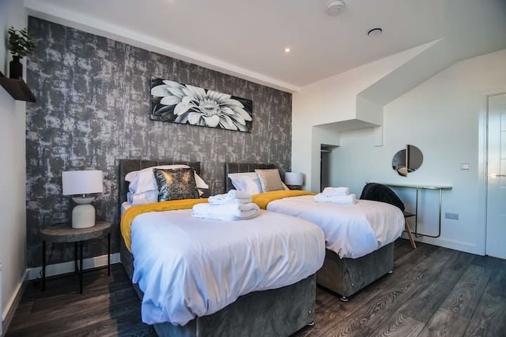 2 Bed Self-catering Apt Sleeps 6 (Apartment 4) - York