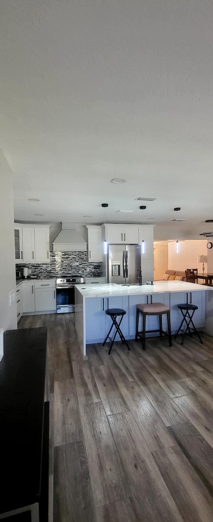 The Entertainer - Dunedin, FL