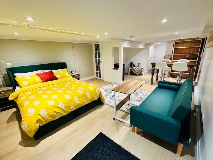 Beaches Bliss: Stylish & Cozy - Toronto