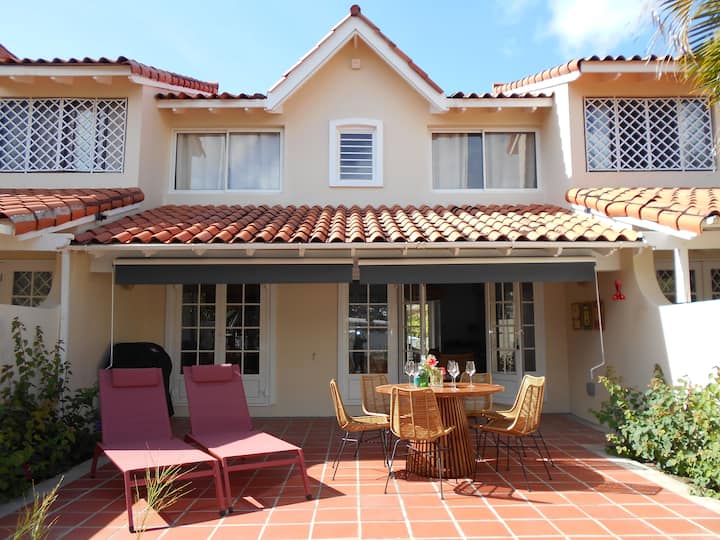 Modern Waterfront Villa - 5 Mins Walk To The Beach - 聖露西亞