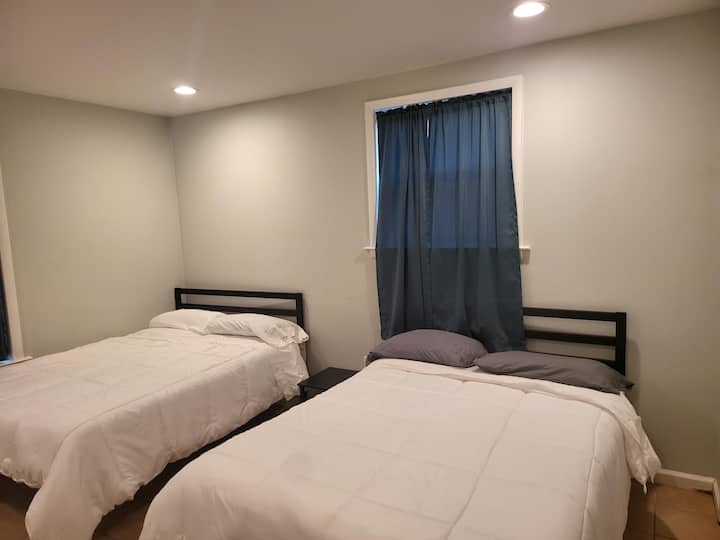 Leesburg 4br Duplex House - Leesburg, VA