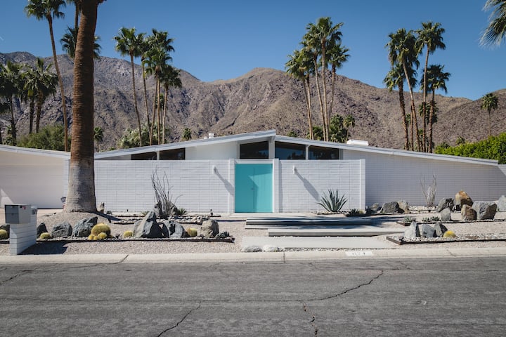 Palm Springs Palace - Cathedral City, CA