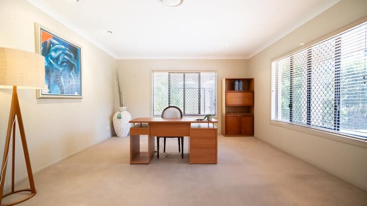 Spacious 5br | Prime Upper Mt Gravatt Location! - Springwood