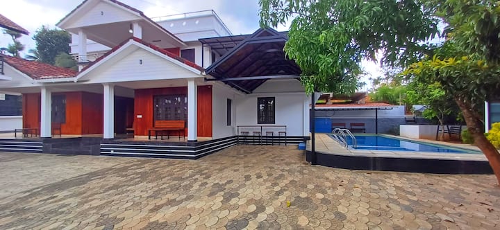 Empire Pool Villa - Wayanad