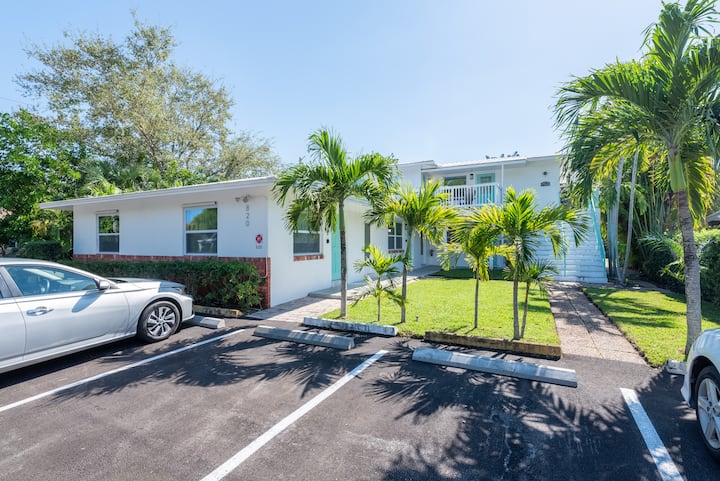 Short Walk To Wilton Drive! Apt6 - Wilton Manors, FL