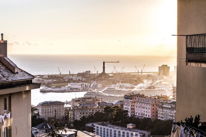 Castelletto - Appartamento+p. Auto : La Funicolare - Genoa