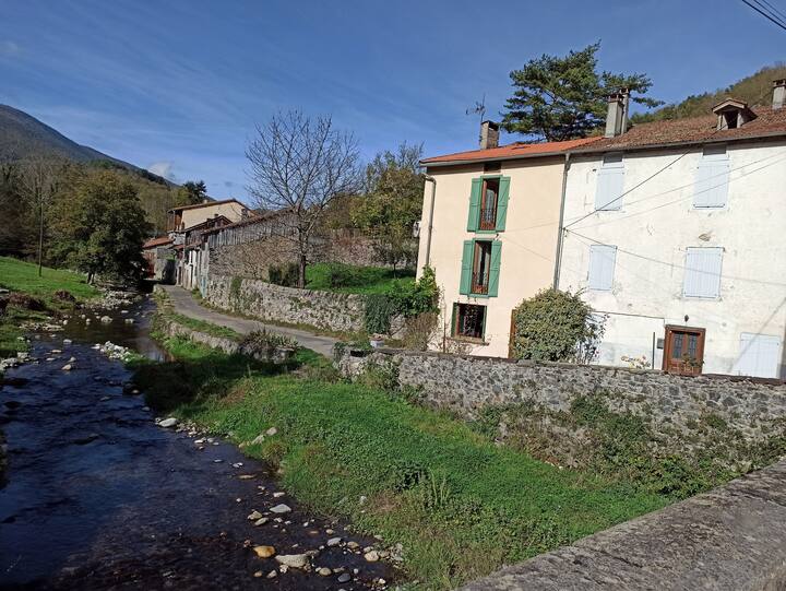 Maison De Village Pyrénées - Seix