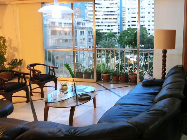 Cómoda Habitación Con Baño Privado En Altamira - Caracas